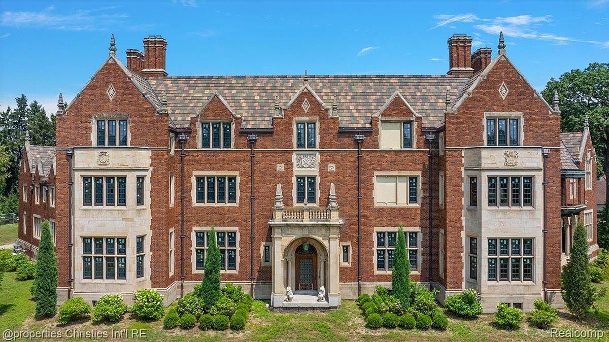 1920 Bishop Mansion in Highland Park, Michigan with a Private Chapel ...